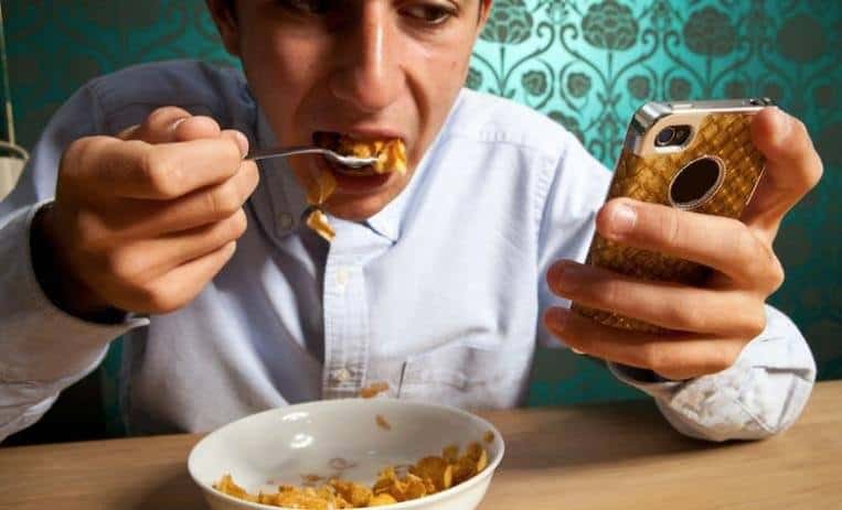 Yo sin Celular no soy nada, él es mi vida, ¿necesidad o dependencia ...