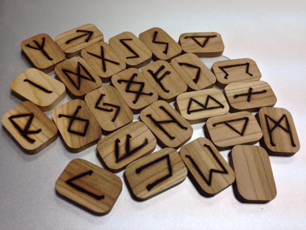 Runa Perth: Leyenda mitológica y significado de las antiguas runas ...